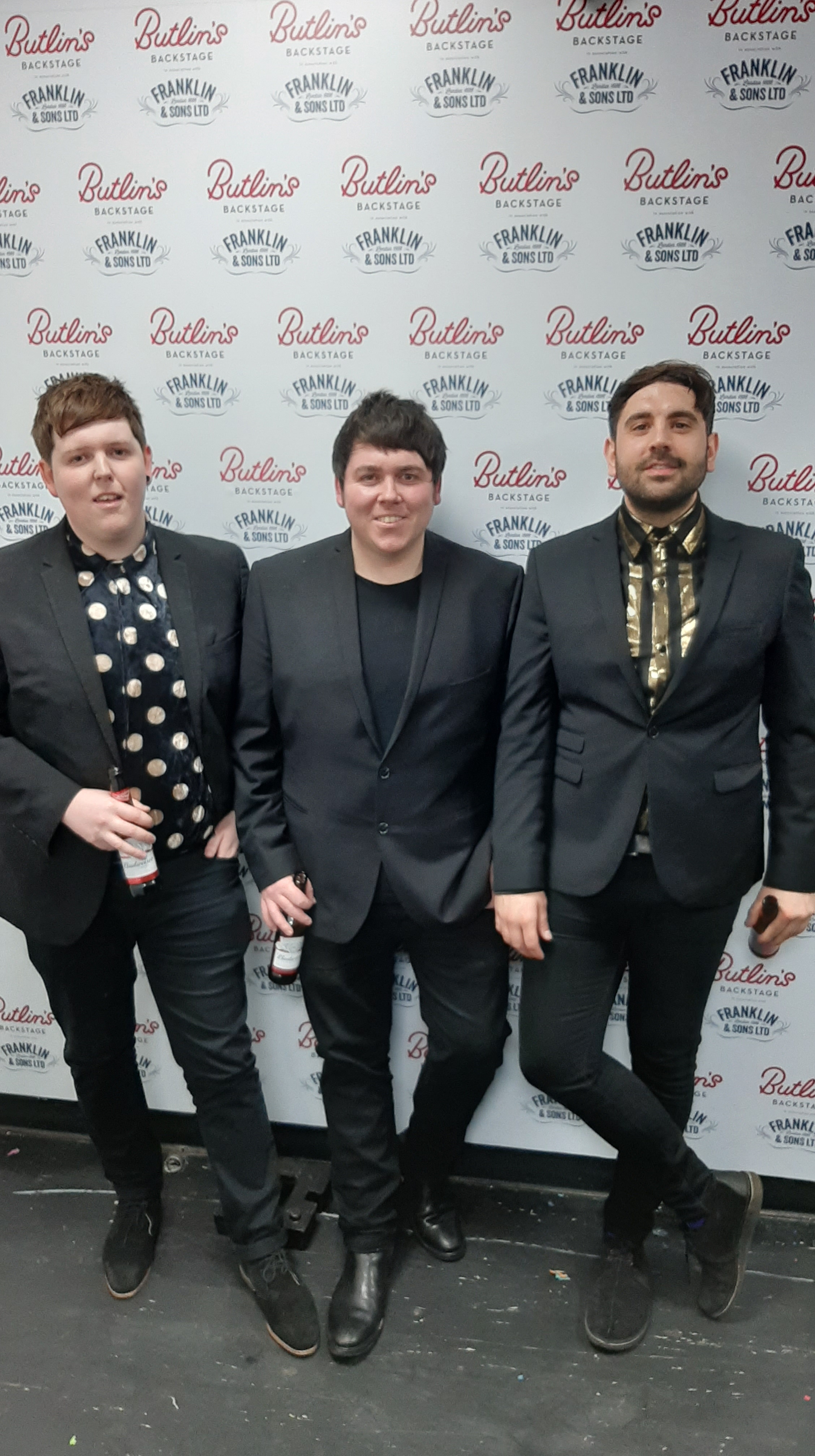 The Moondogs. – The Moondogs are a young, vibrant 3 piece cover band ...